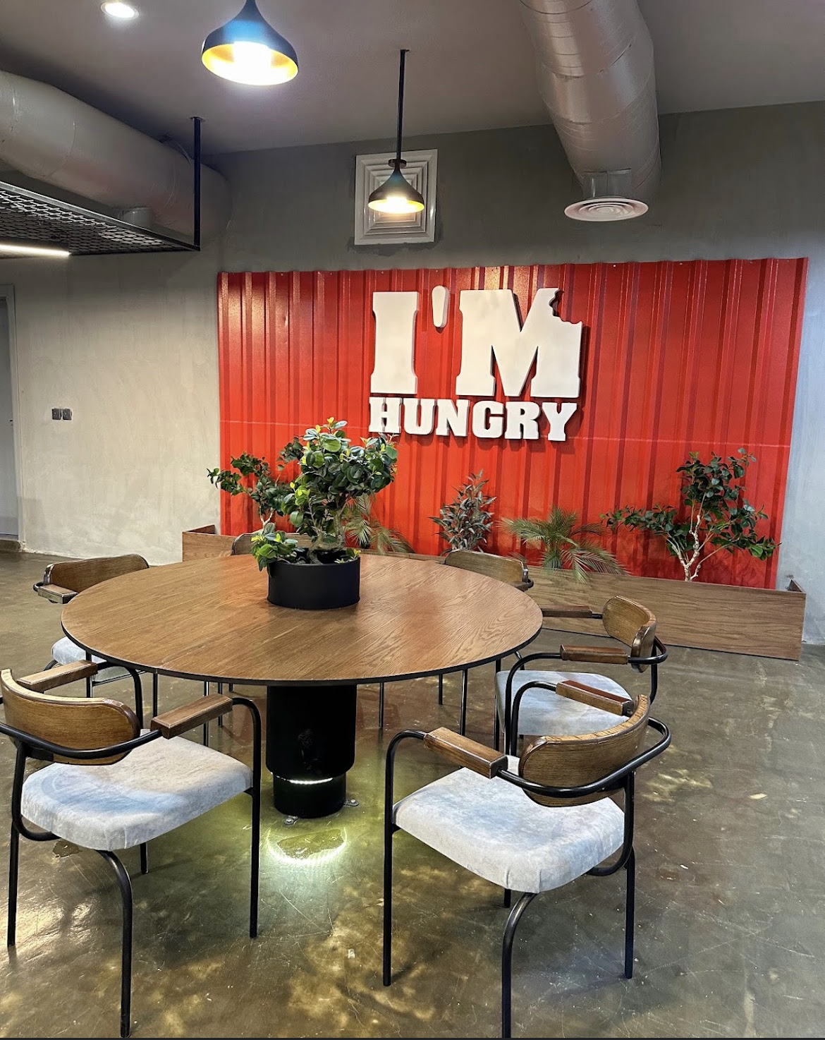 مطعم اي ام هنجري المدينة (السعر + المنيو + الموقع + آراء الناس) - اكتشف ...